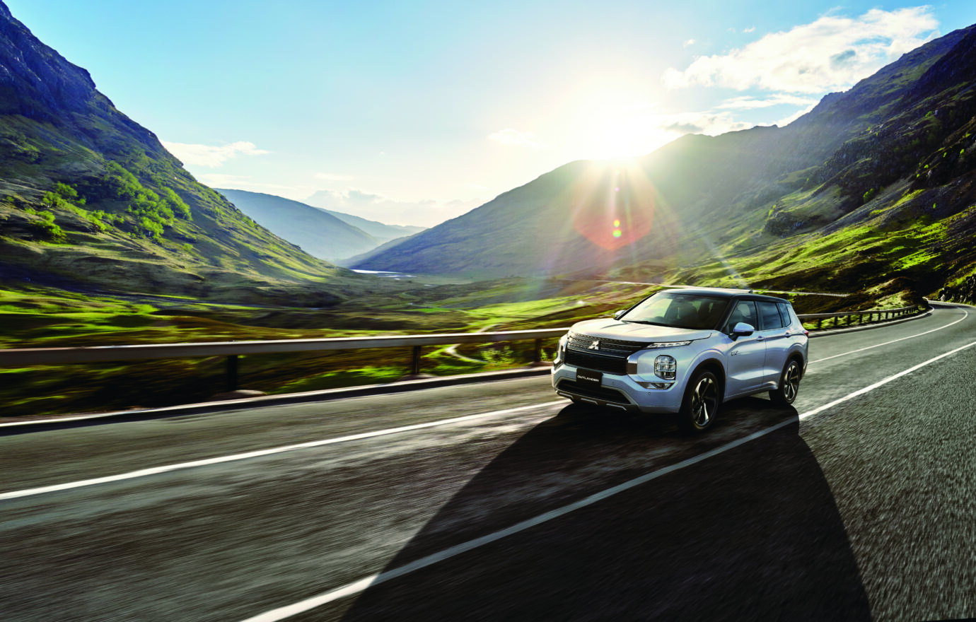 PHV（PHEV）とはどんな車種？電気自動車（EV）との違いやおすすめの3台を紹介｜カーナレッジ