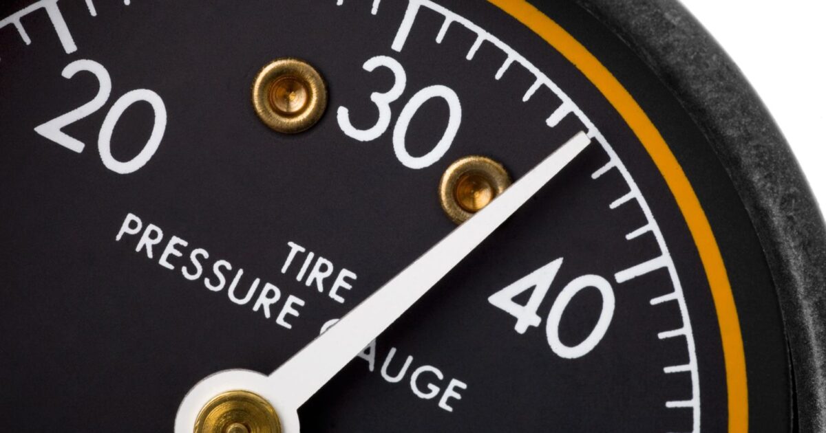 タイヤの空気圧の単位多くない？kPa、kgf、psiの違いやどれくらい入れたら良いか解説｜カーナレッジ