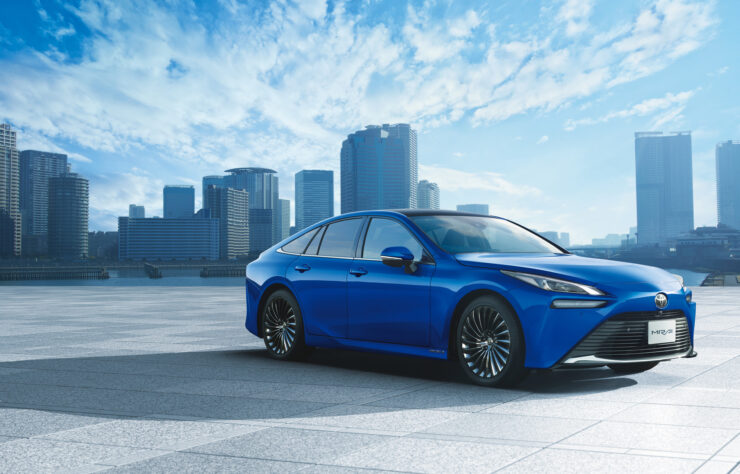 トヨタのアドバンストドライブとは？渋滞時の運転支援技術の機能を紹介！｜カーナレッジ