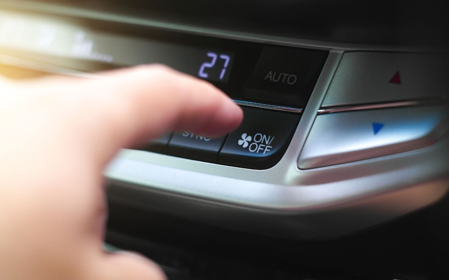 車にあるA/Cボタンはどう使う？使い方や燃費との関係などを解説｜カーナレッジ